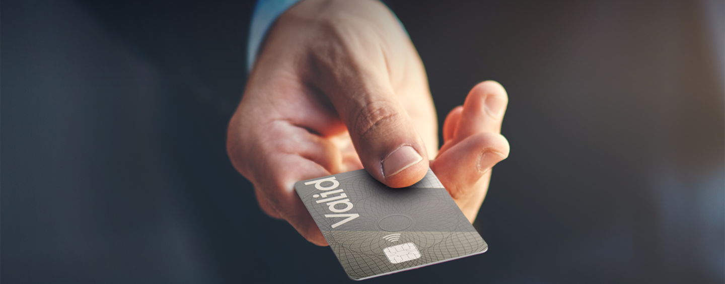 Valid traz novos modelos de cartões de metal para o Brasil | CryptoID